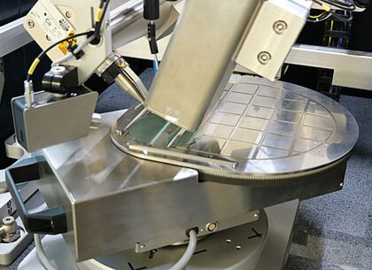 Automatic X-Y mapping stage – Freiberg Instruments