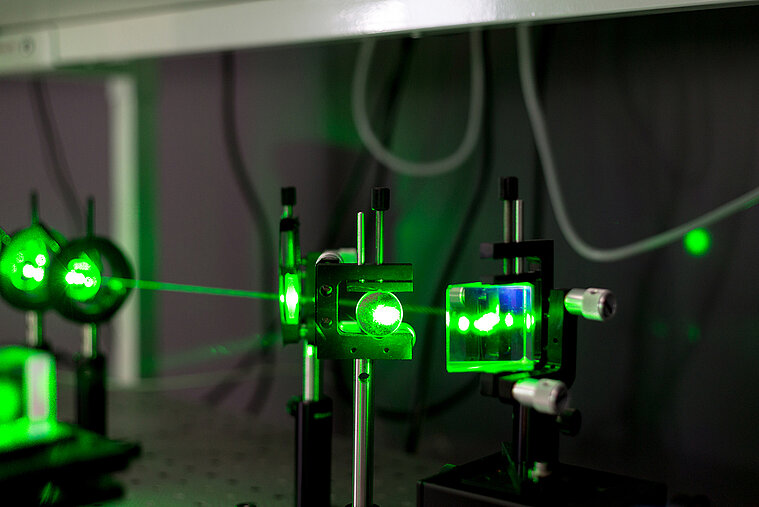 NLO Materials: Crystal Quality & Optical Axis Orientation – Freiberg ...